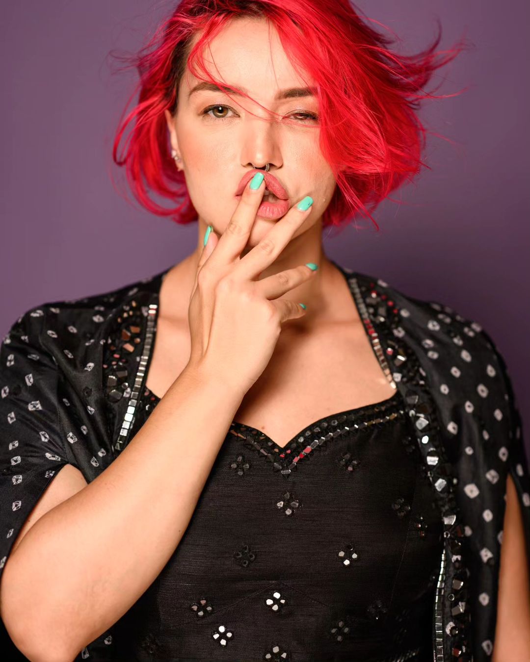 Who is Olly Esse? Fight, Twitter, Songs, Wiki, Height, Instagram, Bio ...