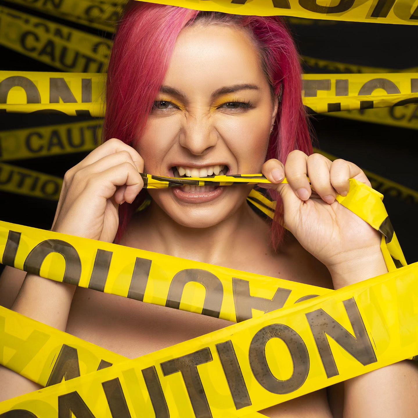 Who is Olly Esse? Fight, Twitter, Songs, Wiki, Height, Instagram, Bio ...